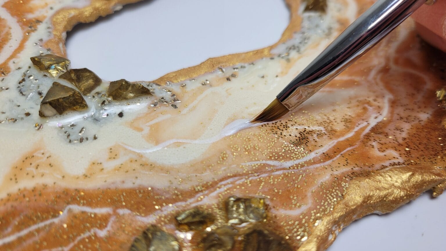 7 Best ACRYLIC PAINTS For RESIN [for mixing and painting] - Crafty DIY ...