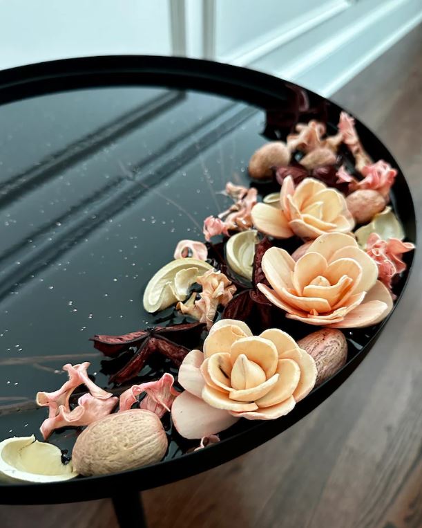 10 Best Epoxy Resin Tables With Flowers - Crafty DIY Artistry