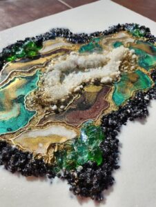 16 Top Epoxy Resin Artists That Will Amaze You 😲 - Crafty DIY Artistry