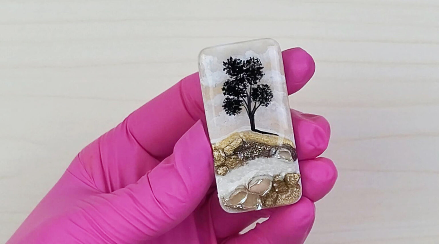 16 Top Resin Artists That Will Amaze You 😲 - Crafty DIY Artistry