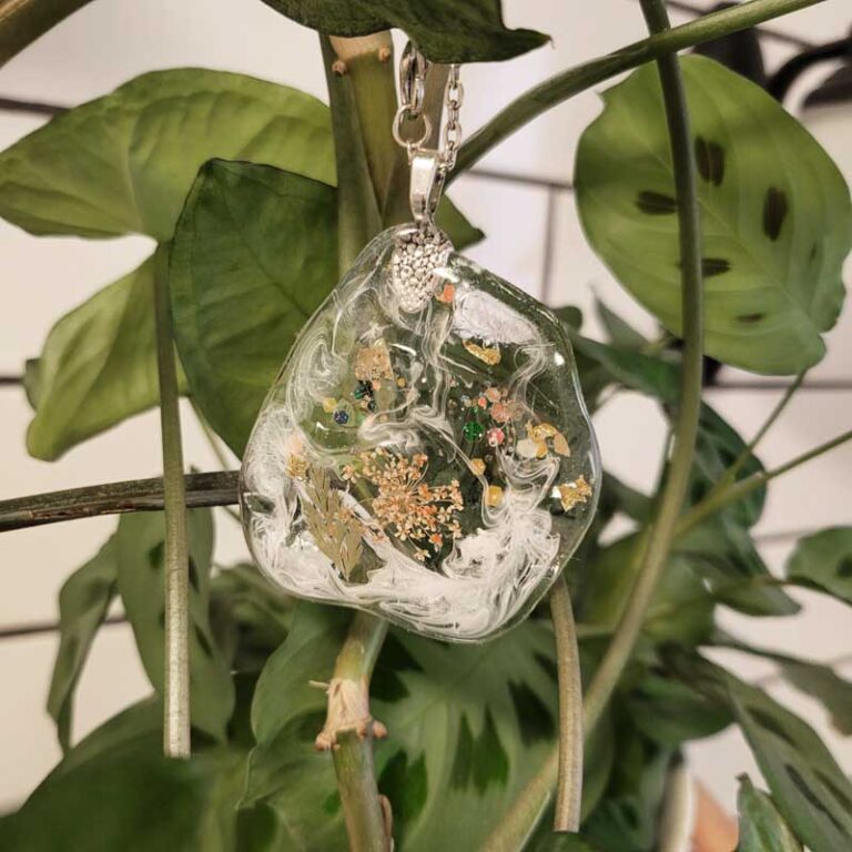 How to make A Resin Charm | Easy! For beginners - Crafty DIY Artistry