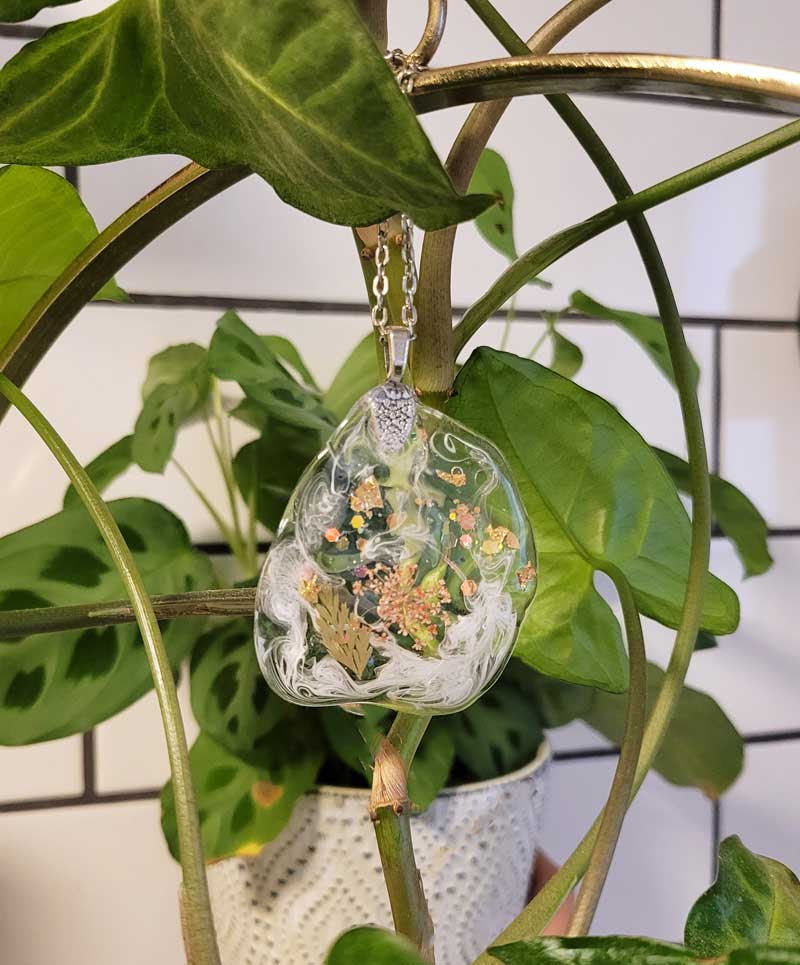 How to make A Resin Charm | Easy! For beginners - Crafty DIY Artistry