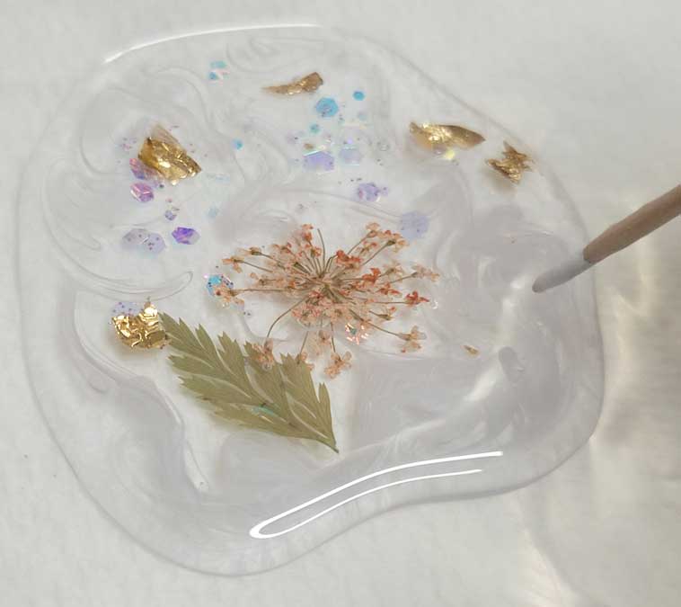 How to make A Resin Charm | Easy! For beginners - Crafty DIY Artistry