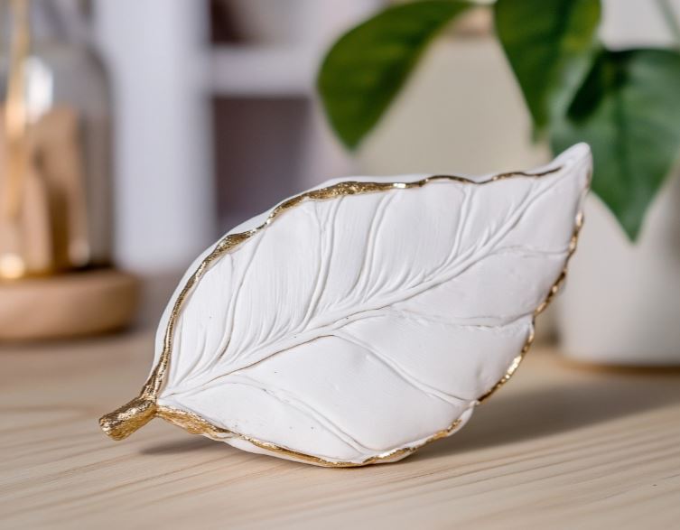 17 Unique Things To Put In Resin - Crafty DIY Artistry